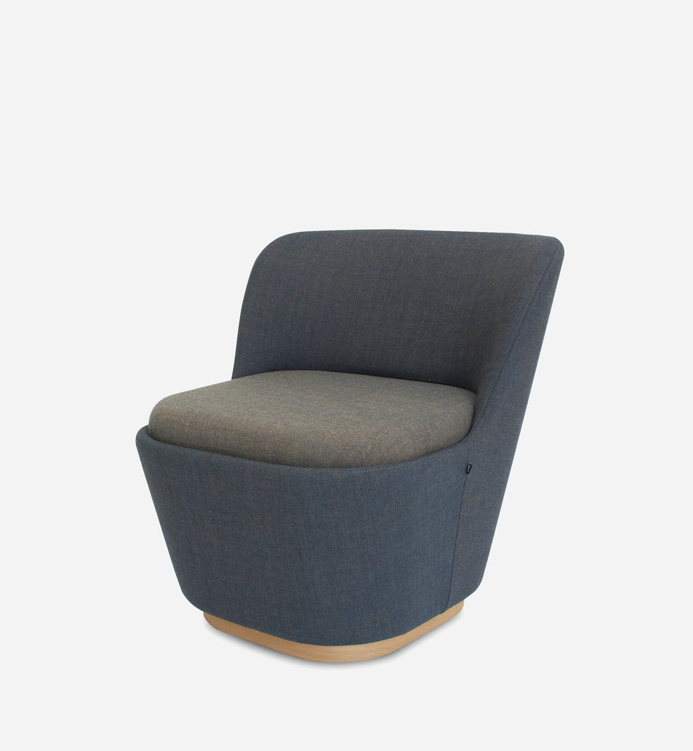 SHUFFLE Easy Chair - Oak – Spell B.V.